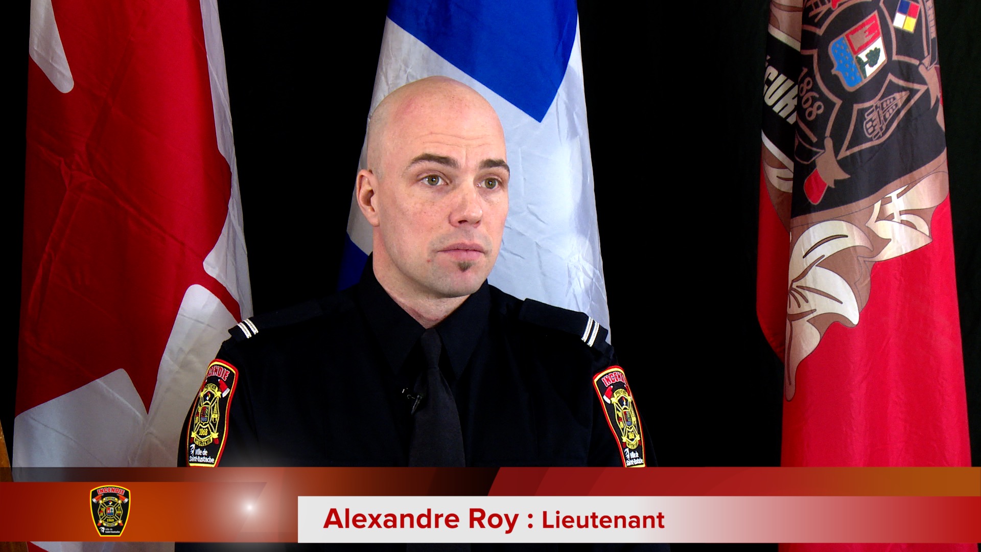 Alexandre Roy : Vie à la caserne | Pleins feux sur le métier de pompier ...