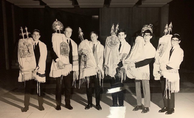 1968 Consécration de la chapelle, Congrégation des jeunes | La ...