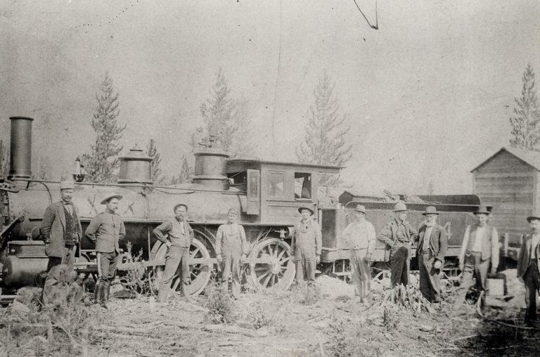 La première locomotive du Chemin de fer Canadien Pacifique à Fernie, C ...